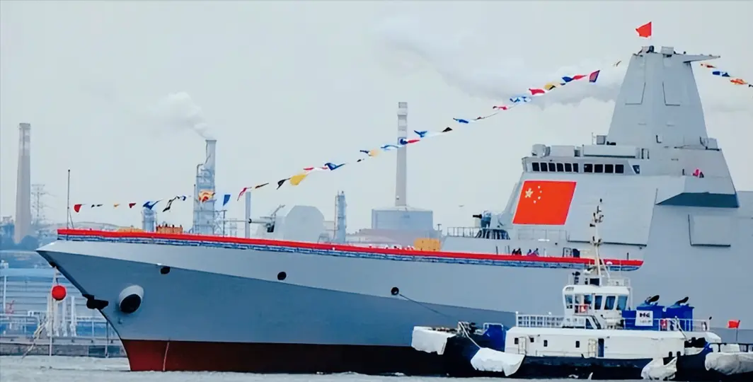 中国055A驱逐舰，排水量或达2.2万，未来至少需要建造24艘