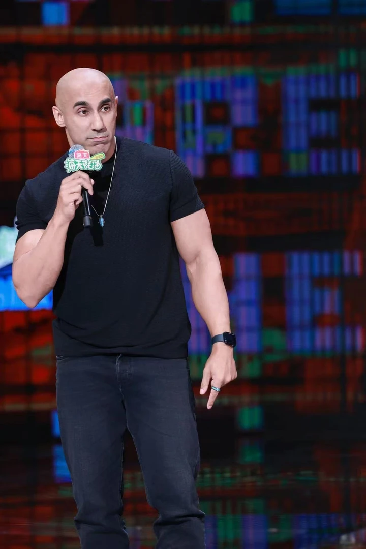 专访脱口秀演员Harry：一个说中文脱口秀的英国人，在36岁找到了想干的事