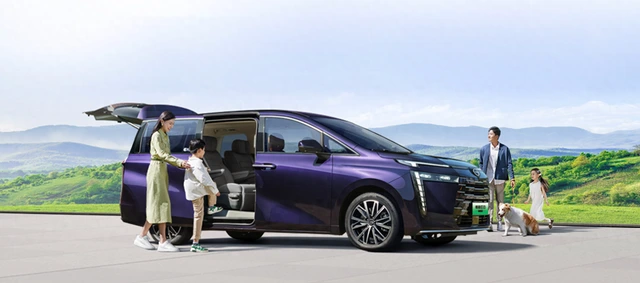 家用MPV看这款，大7座布局，配零重力座椅，满油续航超1000km