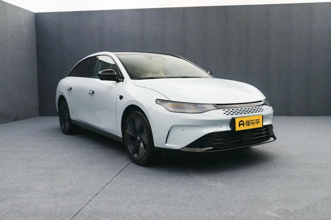 15万级别的自主品牌中大型车，零跑C01对比长安启源A07