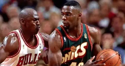 卡尔：说坎普是扣将这是对他的不尊重，他应是96年FMVP