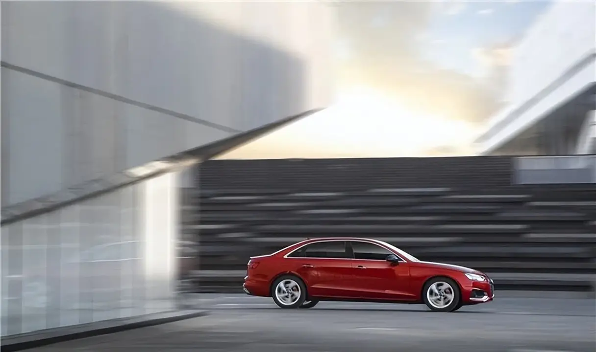 颜值与价值：奥迪A4L与特斯拉Model 3的终极对决