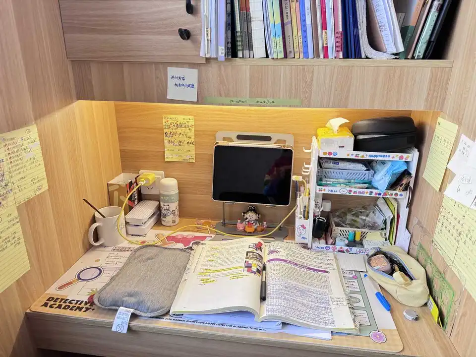 潮评丨在付费自习室“表演性学习”，能演到几时