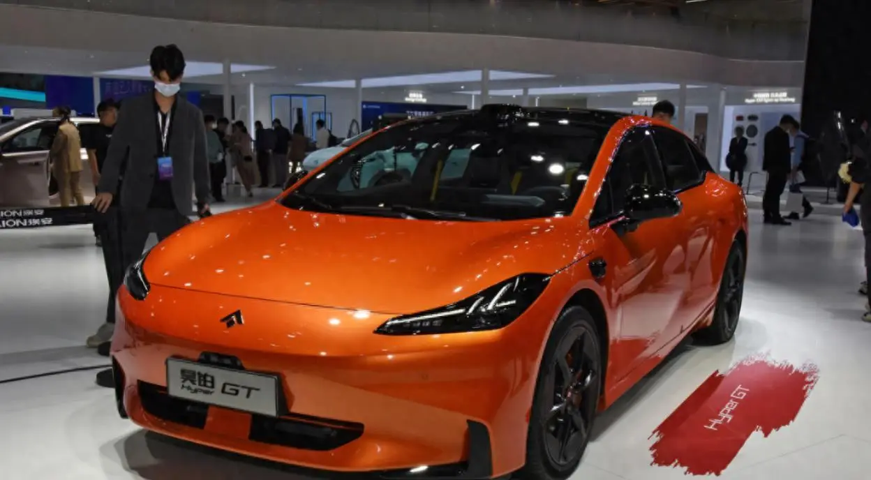 最豪华的“GT”，一降就是40000元，245马力跌到16.39万，已探底