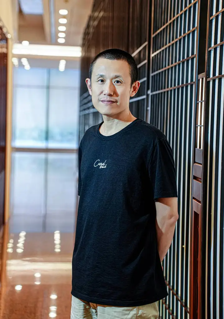 胡安焉：从快递员到畅销书作家丨关注素人写作③