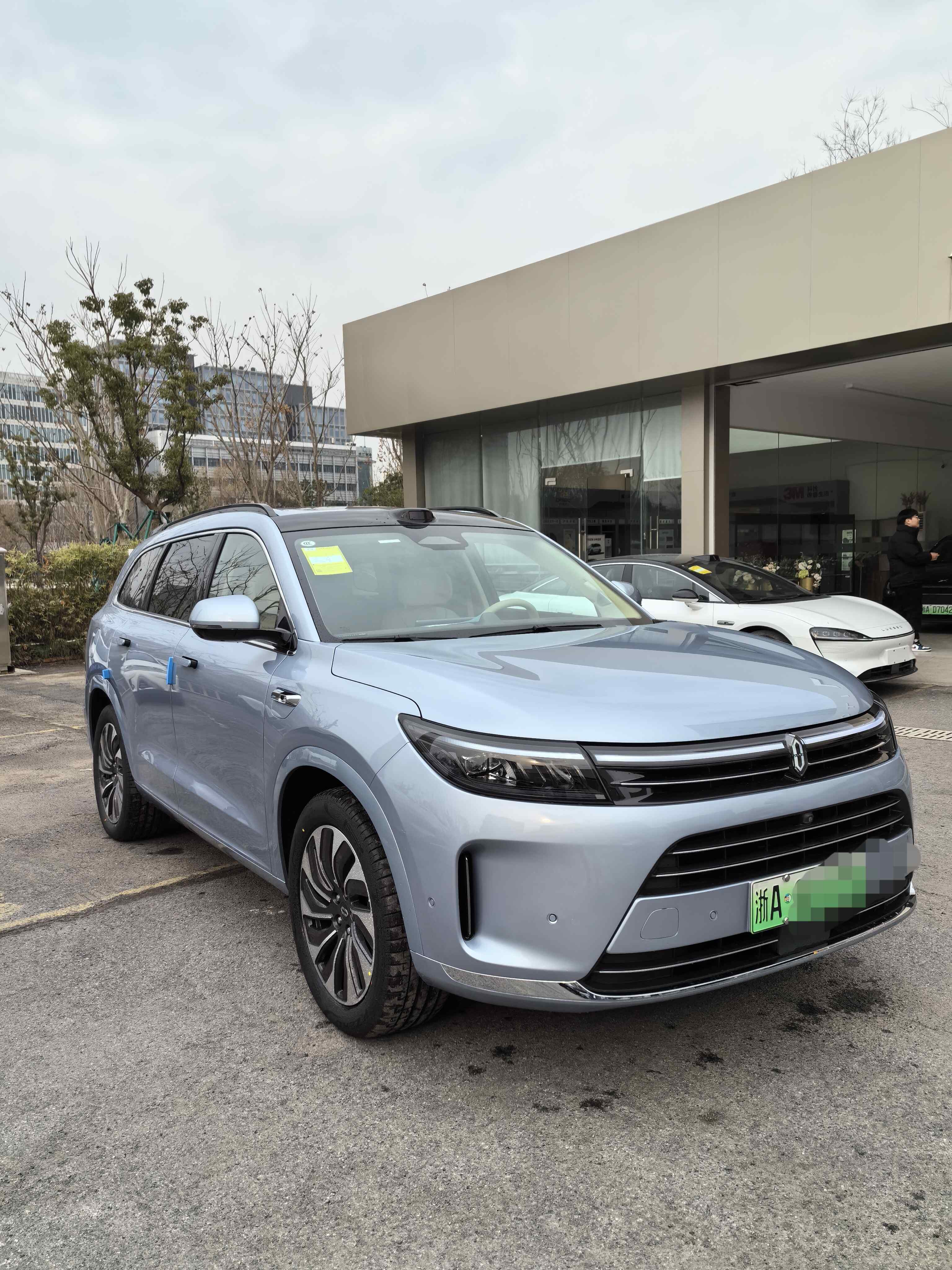 惊险瞬间M7AEB紧急刹停，安全系数果然高，这种驾驶情况下主动刹停是来不及的，第一次感受到安全系数高，不亏为遥遥领先